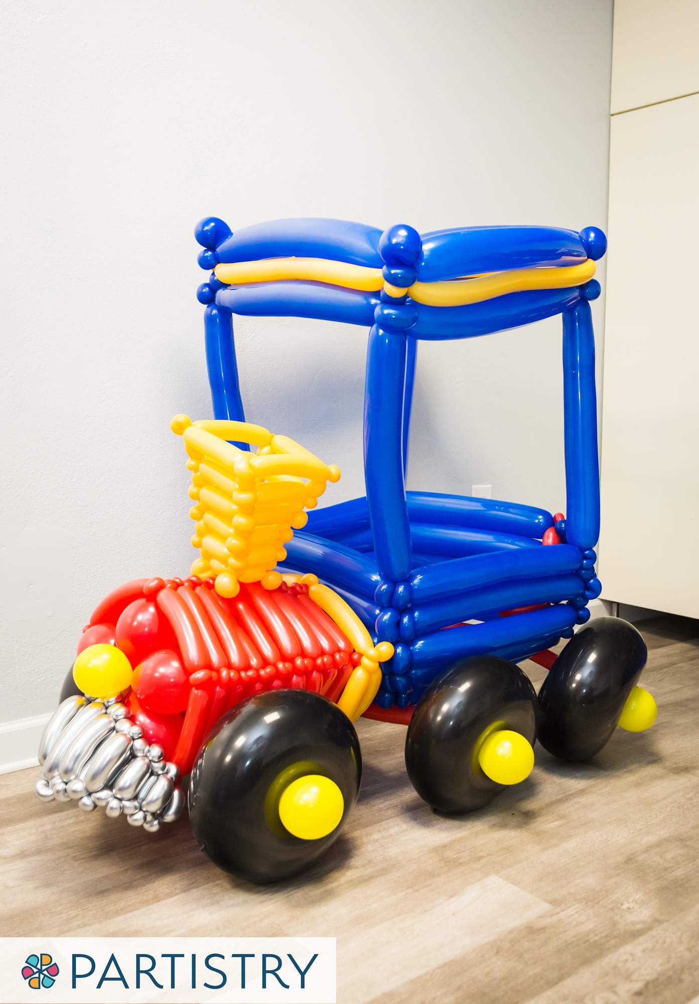 Custom Balloon Features & Decorations | Partistry Events